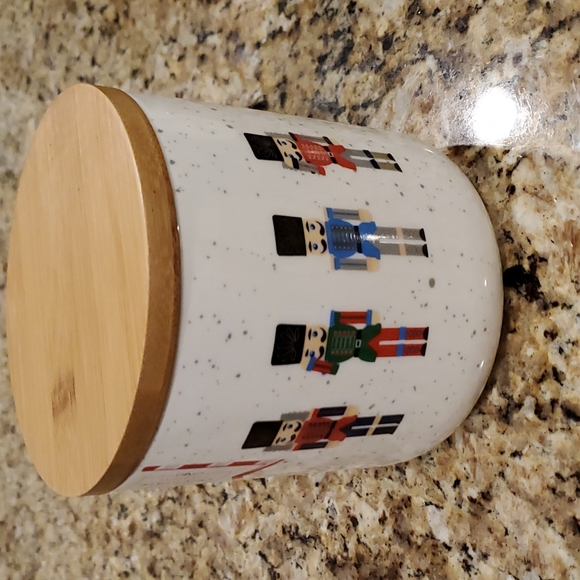 Ciroa | Kitchen | Nwt Ciroa Nutcracker Vacuum Sealed Porcelain Canister ...